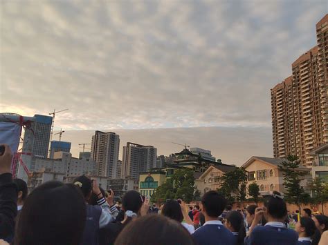 有没有大佬知道这是什么现象啊 哔哩哔哩