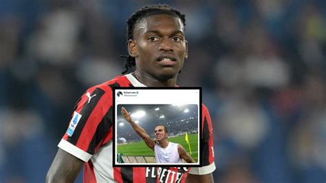 Leao Risponde Alle Critiche Feroci Di Di Canio Postando Una Sua Foto