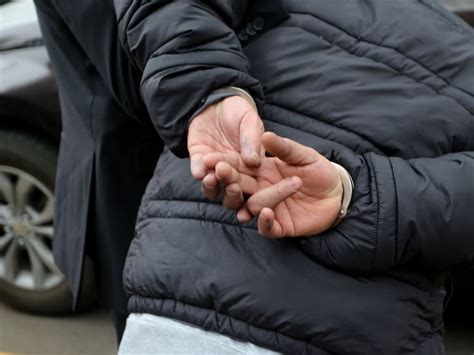 Detienen A Padre De Martín Pradenas Acusado Por Presunto Abuso Sexual
