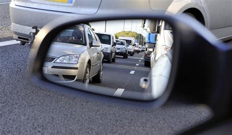 ¿por Qué Los Objetos En El Espejo Retrovisor Del Automóvil Están Más