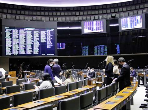 Câmara aprova MP que cria o programa Auxílio Brasil PCdoB