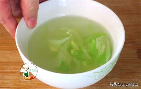 清蒸鱼时，不能放盐和料酒，大厨教你蒸鱼3技巧，鱼肉鲜嫩不腥气 每日头条