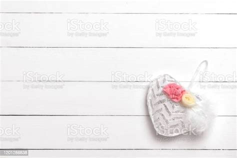 발렌타인 데이 구성 흰색 나무 표면에 마음 발렌타인 데이 컨셉 플랫 레이 상단 보기 위에서 2월에 대한 스톡 사진 및 기타 이미지 Istock