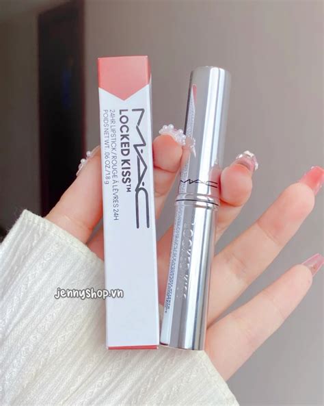 Son Thỏi Lì Mac Locked Kiss 24hr Lipstick