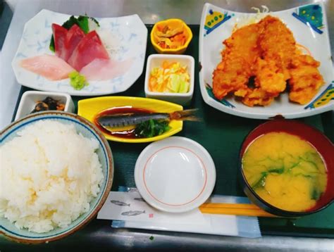 魚がし食堂 東力店 魚がし食堂 東力店です😀 いつも魚がし食堂東力店をご愛顧頂きありがとうございます。 急な寒さが続いてもう冬の気配も