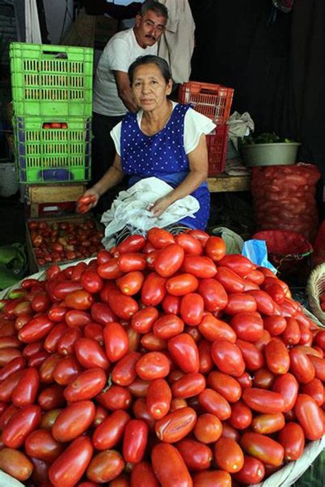 Los Precios De Tomates Y Cebollas Suben Previo A La Cena De Navidad