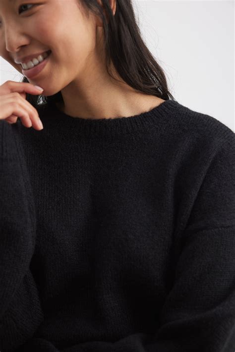 Round Neck Knitted Sweater Black Na Kd