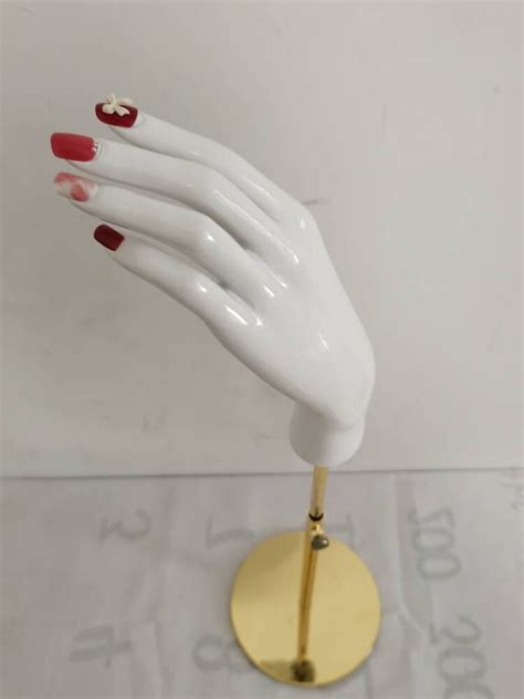 네일 아트 슬라이스 디스플레이를 위한 아름다운 조정 가능한 베이스 현실적인 마네킹 손 Nail Art Beautiful Store Display