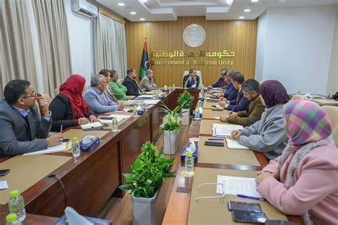 وكالة الأنباء الليبية وزارة الصحة تطبيق جدول المرتبات الموحّد لباقي
