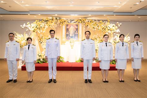 Exim Bank ร่วมพิธีถวายพานพุ่มราชสักการะน้อมรำลึกเนื่องในวันคล้ายวันพระบรมราชสมภพ พระบาทสมเด็จพระ