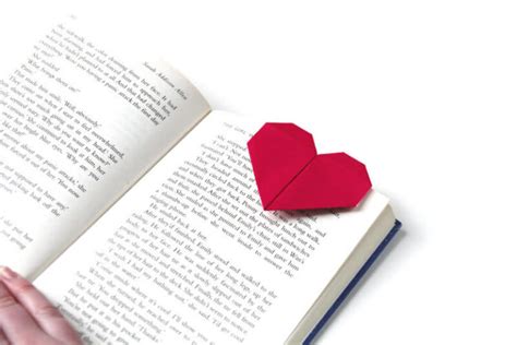 Закладка сердечко. Как сделать закладку сердечко своими руками из бумаги?