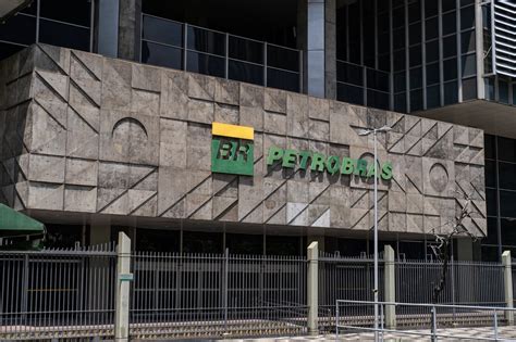 Petrobras PETR4 Informa Que Replan Foi Eleita Refinaria Do Ano