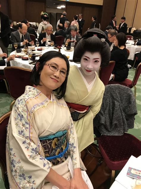 京都上七軒の芸者 勝音さんと記念撮影 ドクター関口のちょっとセクシーな女子会ブログ