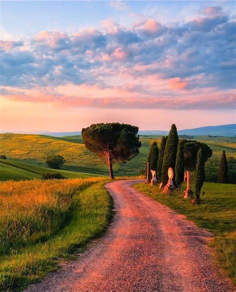 Sun Sets Over Hills In Tuscany Italy Beautiful Landscapes Scenery