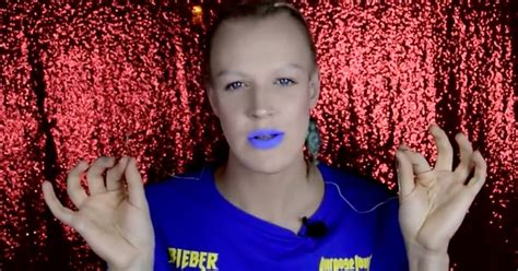 Pašmāju Interneta Hits Rojs Rodžers Izmēģina Led Skropstas