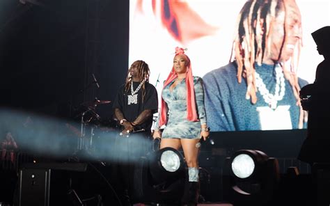 Nicki Minaj Surprises Fans As Special Guest During Lil Waynes Rolling