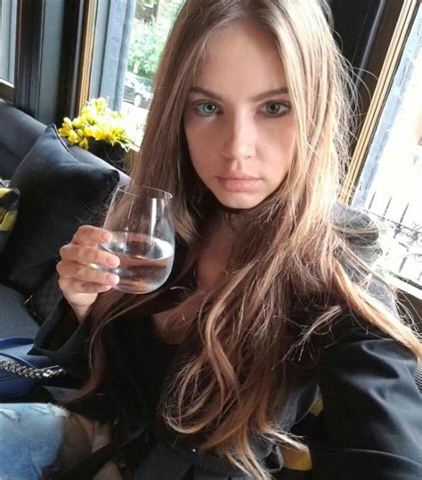 Pin Di Shakiro Su Xenia Tchoumitcheva Immagini Divertenti Immagini