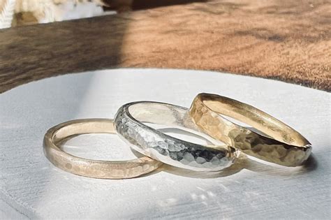 結婚10周年の指輪はどの指がおすすめなのかつける指の選び方を紹介