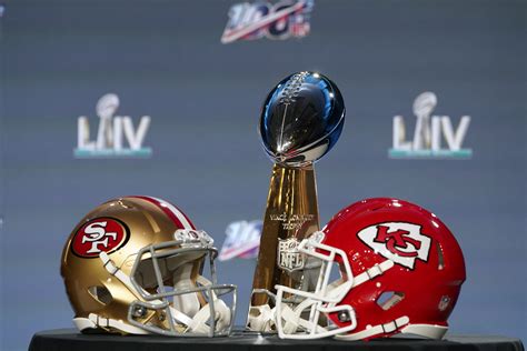 Photos Nfl Shows Off Vince Lombardi Trophy Ahead Of Super Bowl