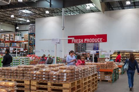Escaparate De La Venta Al Por Mayor De Costco Costco Wholesale