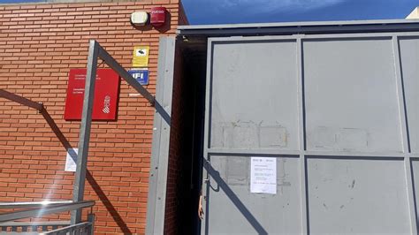 La Coma Paterna La Escalada De La Violencia Hace Imposible Trabajar En El Centro De Salud De