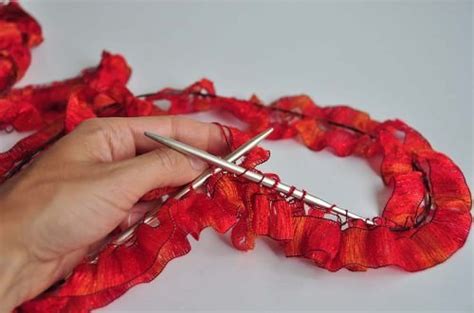 How To Knit A Lei Scarf With Free Printable Pattern Tip Junkie