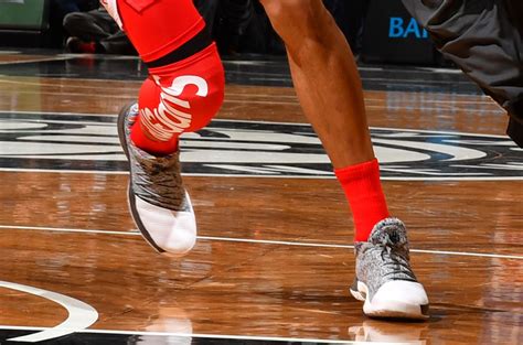Kelly Oubre Jr Wears Supreme Nike Nba Shooting Sleeve In Game Sole
