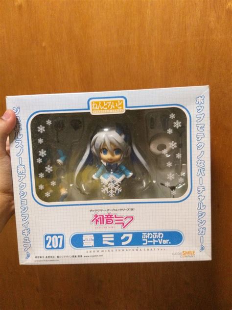 Nendoroid Hatsune Miku Snow Miku Fuwa Fuwa Coat Ver Hobbies Toys Toys Games On Carousell