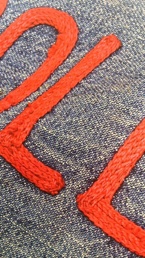 Вышивка Фото Стильная Инициалы На джинсы надписи | Embroidery and ...