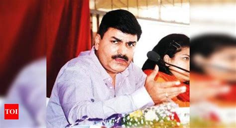 Mumbai Congress Stalls Bdd Chawls Survey Mumbai News Times Of India