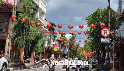 NUSABALI Jalan Gajah Mada Denpasar Mulai Berhias Lampion
