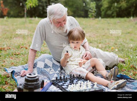 Regenbogen Opa Fotos Und Bildmaterial In Hoher Auflösung Alamy