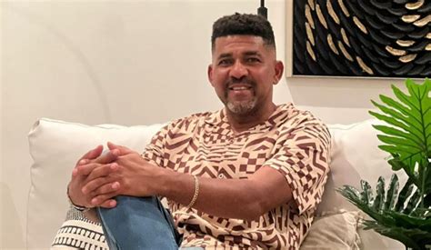 Austin Berry Tiene Una Guapísima Maestra Que Lo Está Aflojando Para
