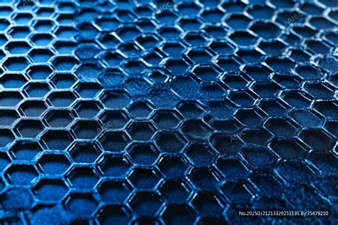 Ai创作图蓝色 蜂窝 金属 纹理 六边形 网格 科技 工业 设计 背景 图案 近距离 光线 阴影 昵图网