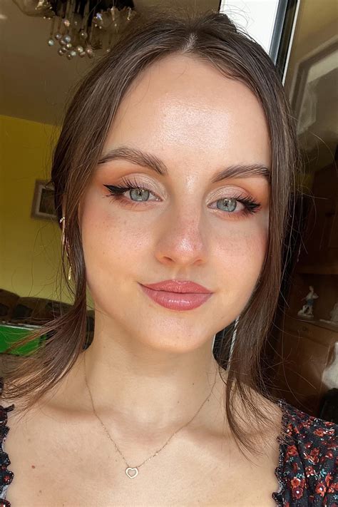 Very Close Set Eyes
