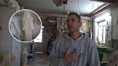 Bil Filmat Żball Kbir Skultur Malti Jesprimi Frustrazzjoni Fuq Li