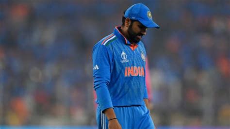 World Cup 2023 Final కన్నీటి పర్యంతమైన రోహిత్ సిరాజ్ వీడియో