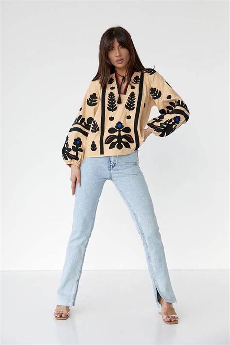 Вишиванка — цена 1050 грн в каталоге Вышиванки Купить женские вещи по доступной цене на Шафе