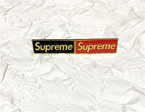 Supreme Box Logo Pin ピンバッジ ピンズ 黒赤セット メルカリ