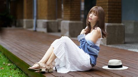 Asian Model Women Long Hair Dark Hair Sitting 3000x1688