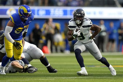 Seahawks Lose Lead Rb Kenneth Walker Iii To Non Contact Oblique Injury