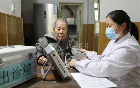 合肥：家庭医生当好居民健康“守门人” 人民图片网