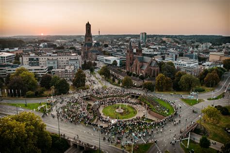 Barefoot More Intoarnhem