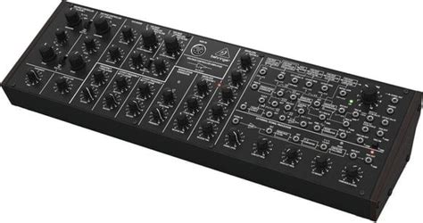 Behringer K-2 MKII Synthesizer - Muziker