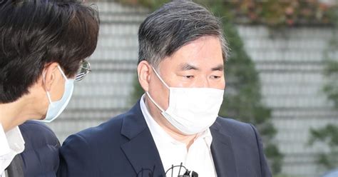 유동규 석방 후 재판 첫 출석심경 왜 변화 질문에 침묵