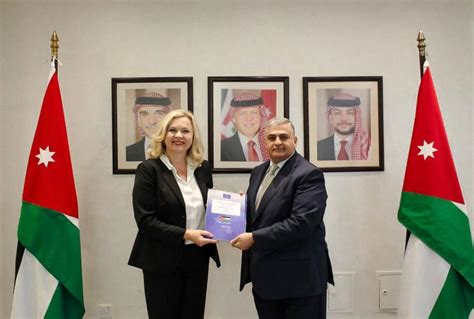 أمين عام الخارجية يلتقي نائب رئيس البرلمان الأوروبي شرق وغرب وكالة