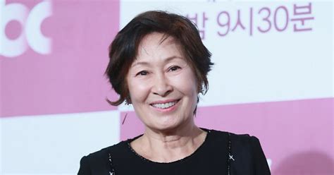 [포토]배우 김혜자 한지민 사랑스러워