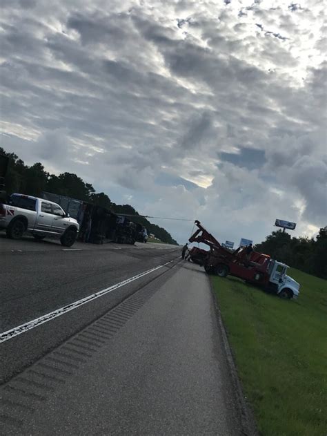 Traffic Update 1 10 Eastbound Cleared After Semi Rollover Accident