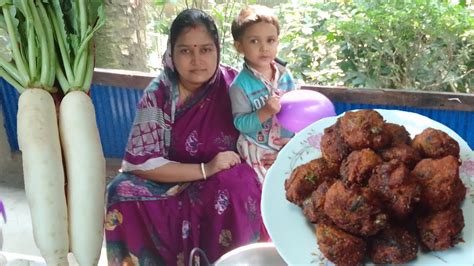 স্পেশাল মুলার বড়া যে একবার খাবে সে বার বার খেতে চাইবে। Mular Bora