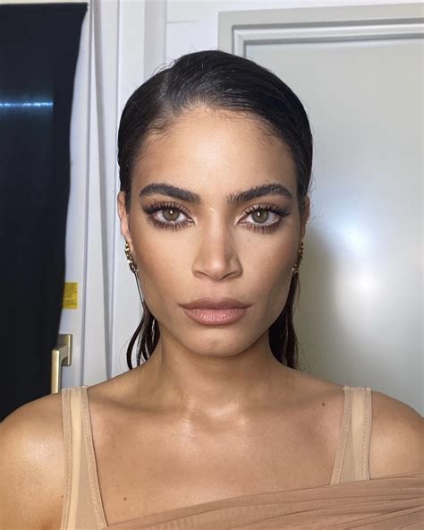 ELODIE – ESCE L’11 DICEMBRE “THIS IS ELODIE x CHRISTMAS EP” – Gocce di ...